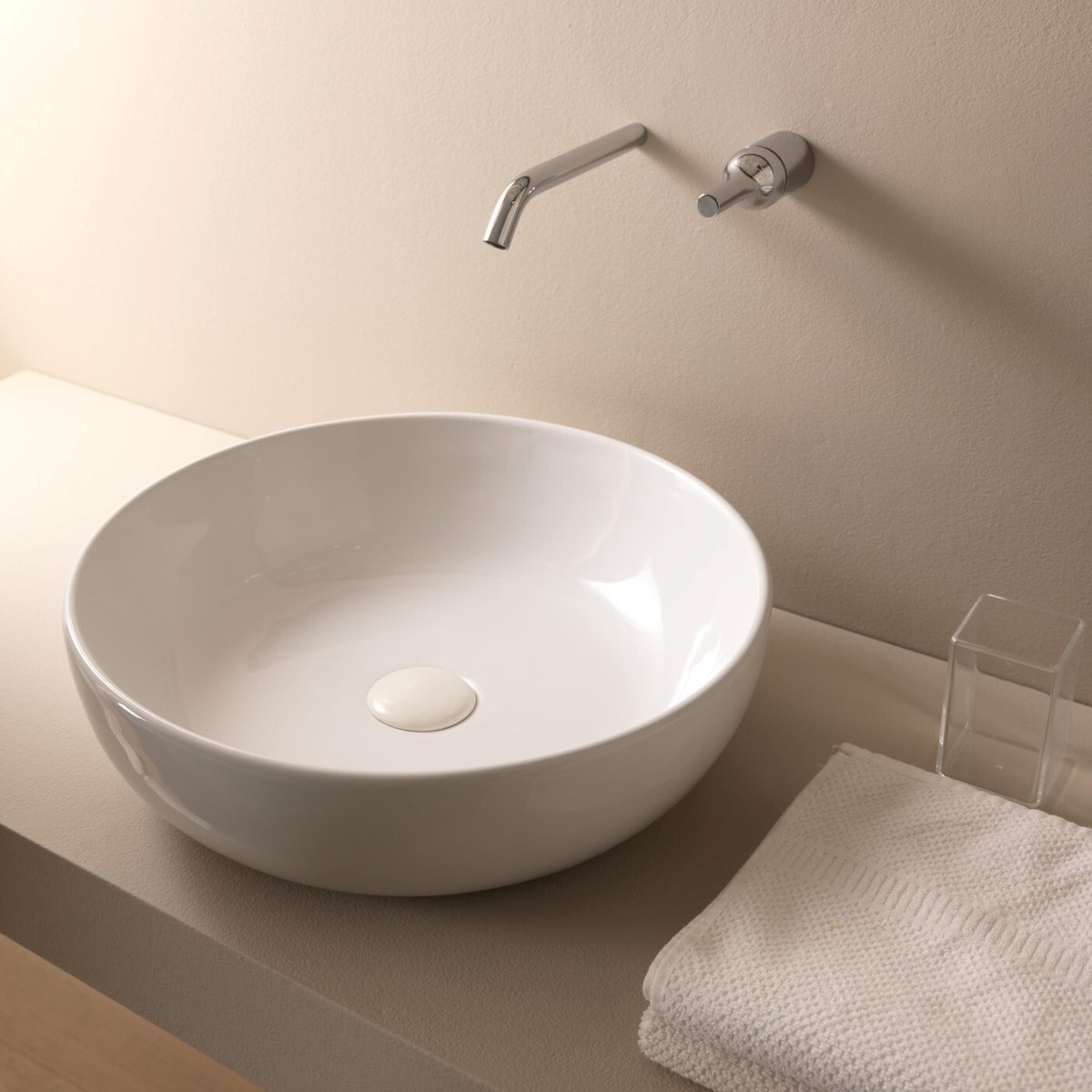 Easy Tondo | Minimalist Round Vessel | Hastings Bath Collection
